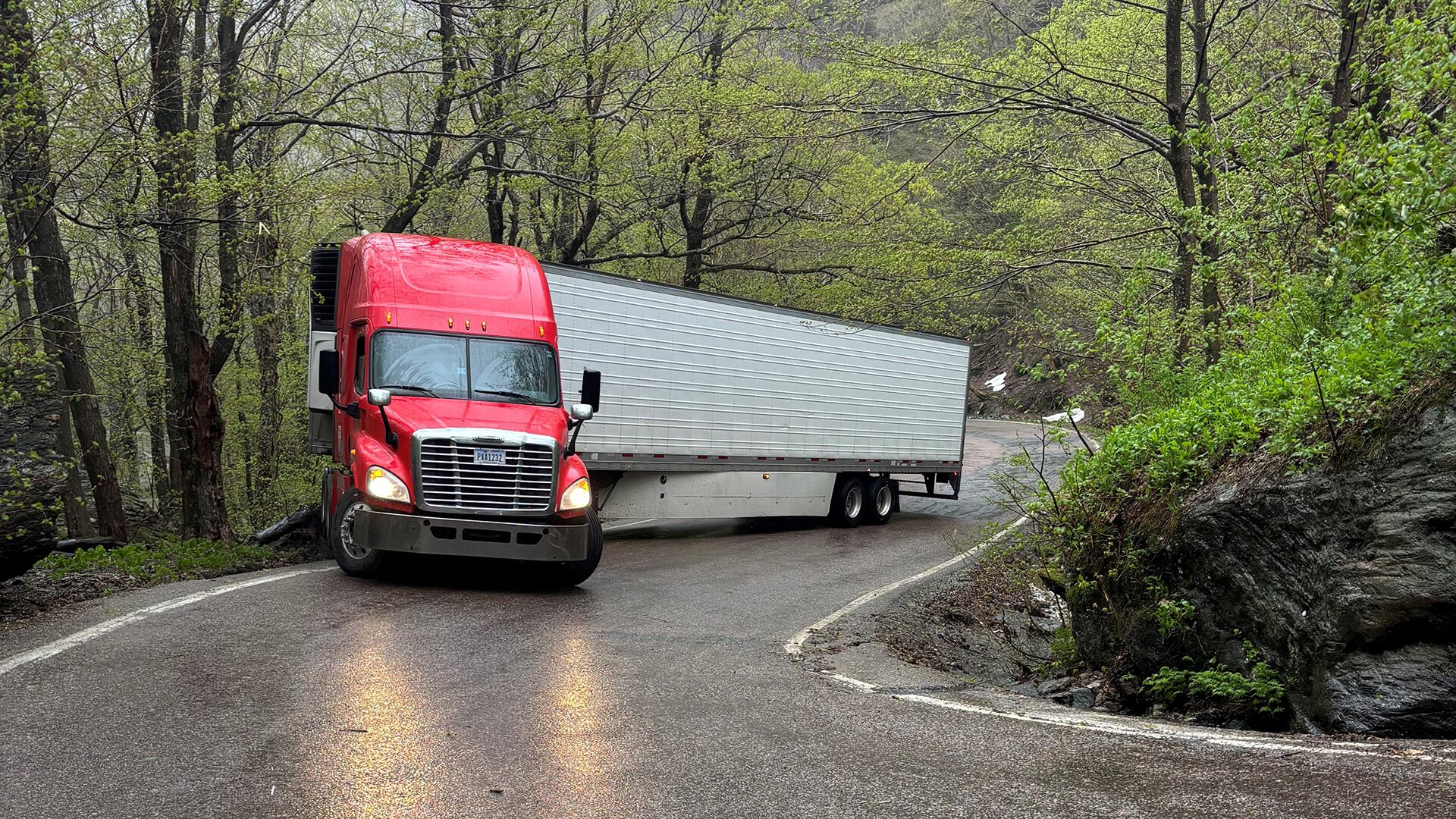 Notch Road reopens after season’s 1st stuck truck
