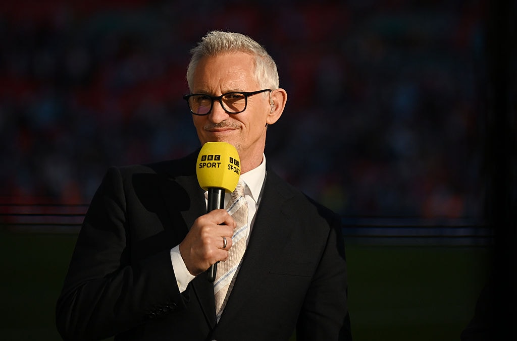 Emotional Gary Lineker signs off from BBC's MOTD after antisemitism row ...