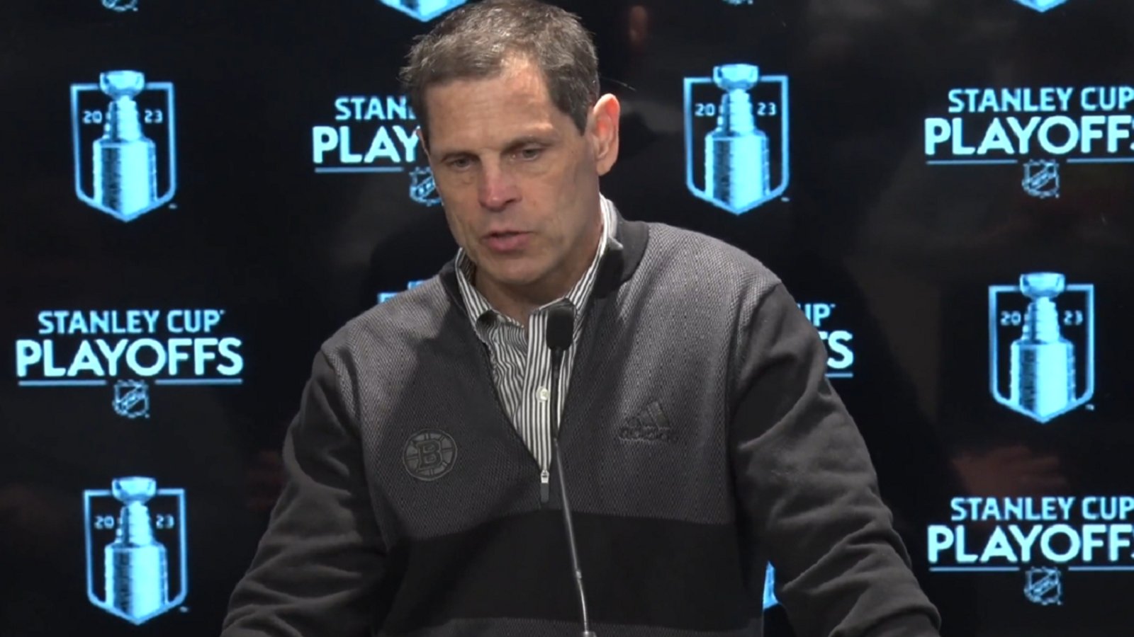 Bruins sign a new goaltender on Monday morning.