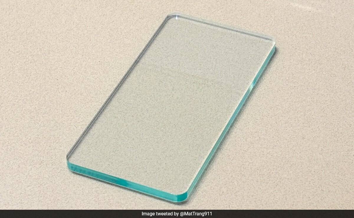 No Apps, No Notifications: US Startup's 'Fake' Phones Spark Buzz Online