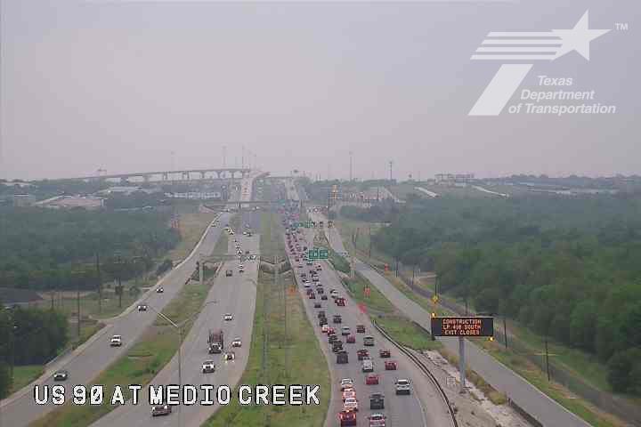 Damaged water pipe shuts down major exit ramp on San Antonio highway