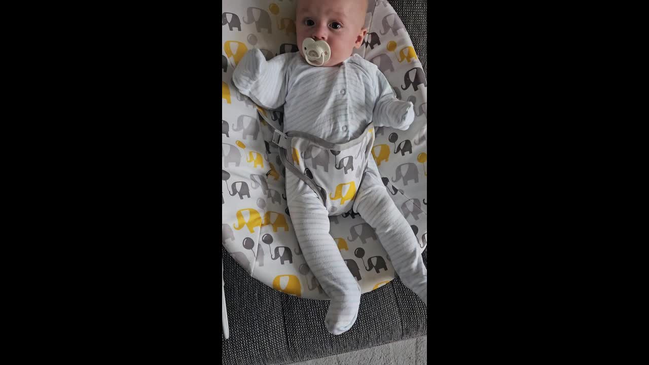 Exhausted dad vs. baby onesie—Hilarious wardrobe fail goes viral with ...