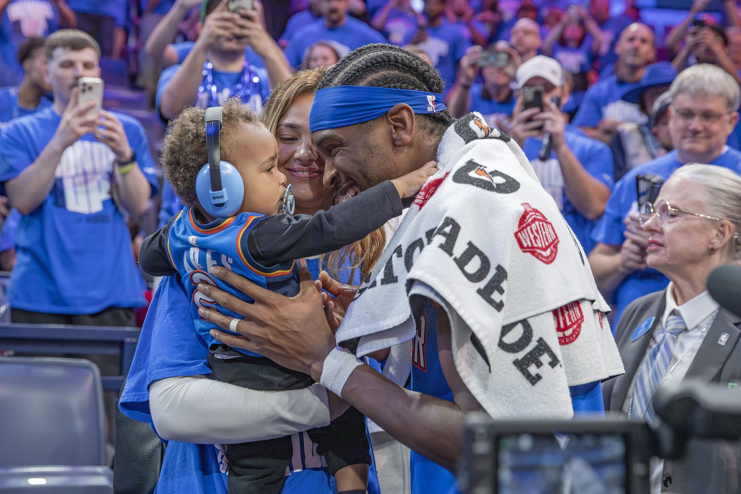 LOOK: Shai Gilgeous-Alexander hugs his son and wife and other pictures ...