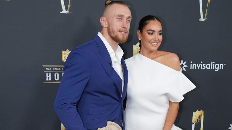 George Kittle, wife Claire go hippie with fits for Grateful Dead concert