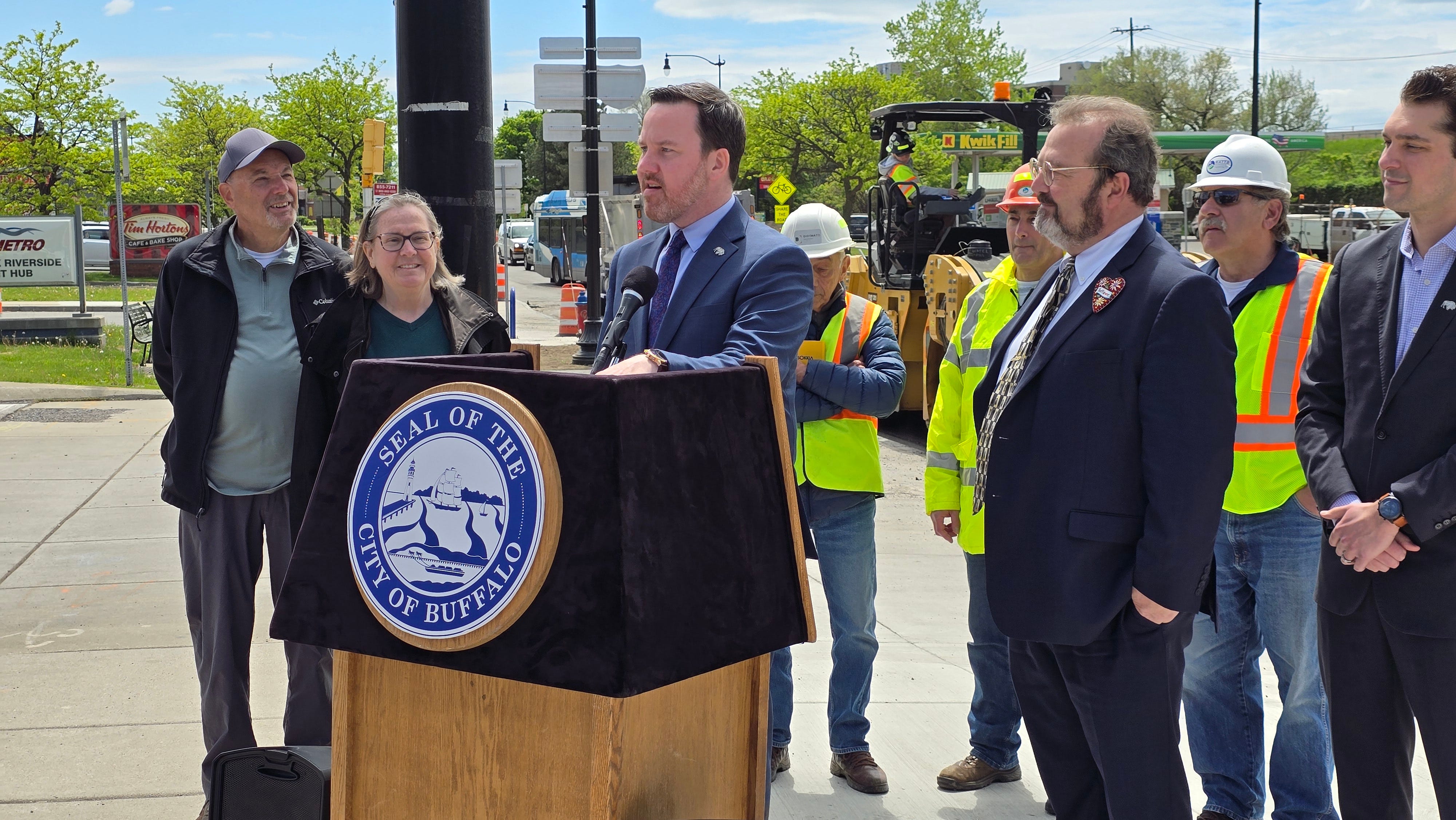 Scanlon announces phase five of Niagara St. streetscape project is underway