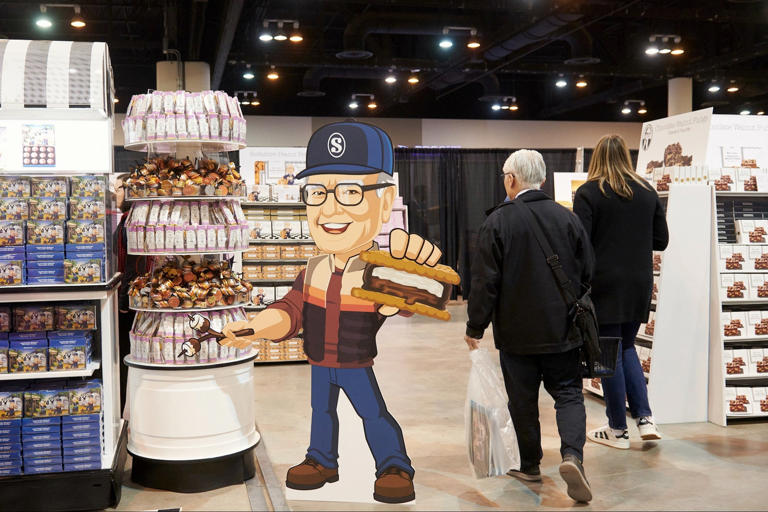 Warren Buffett Is Making a Big Change to Next Year's Berkshire Hathaway ...