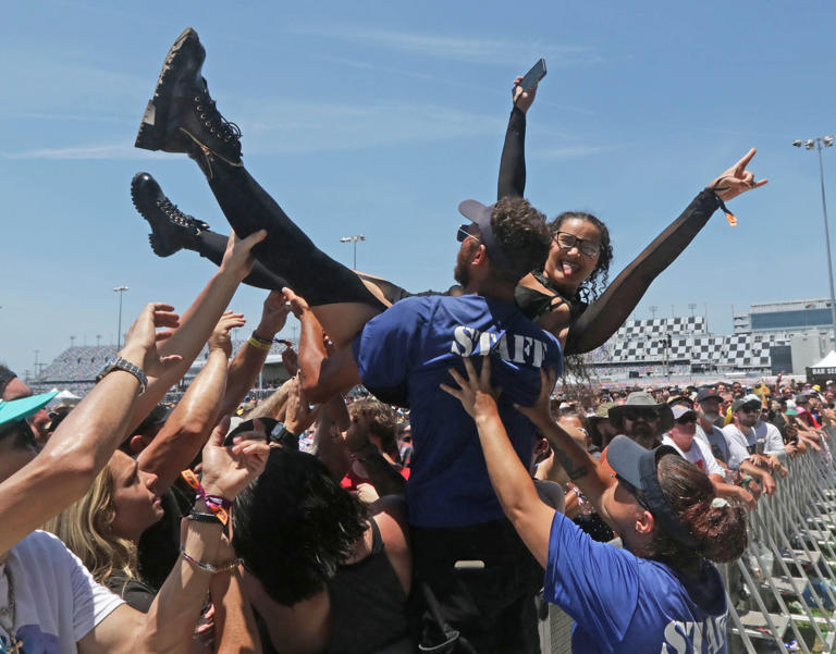 Welcome to Rockville's best photos at Daytona International Speedway ...