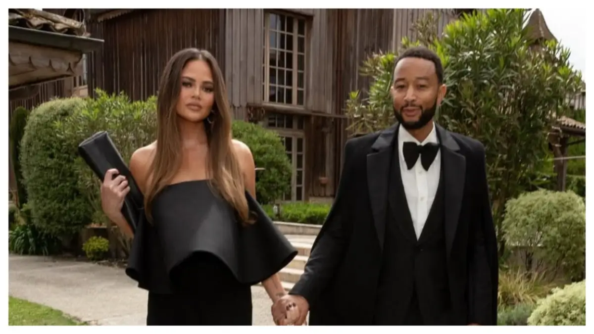 'Had Phony Written All Over Her': Fans Are Skeptical of Chrissy Teigen ...