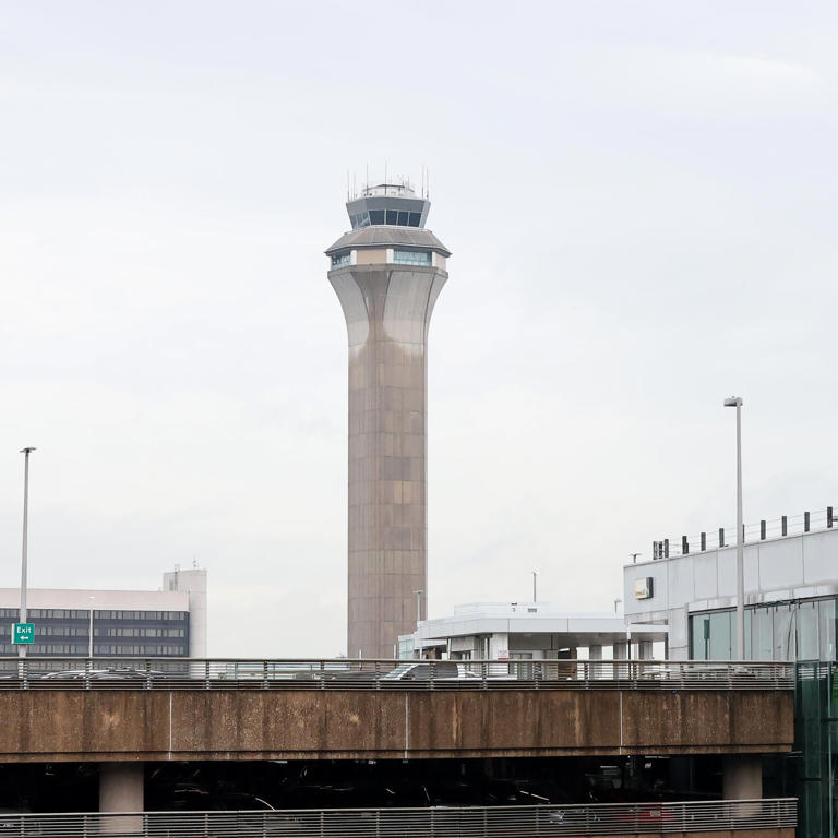Newark airport experiences another air traffic control outage