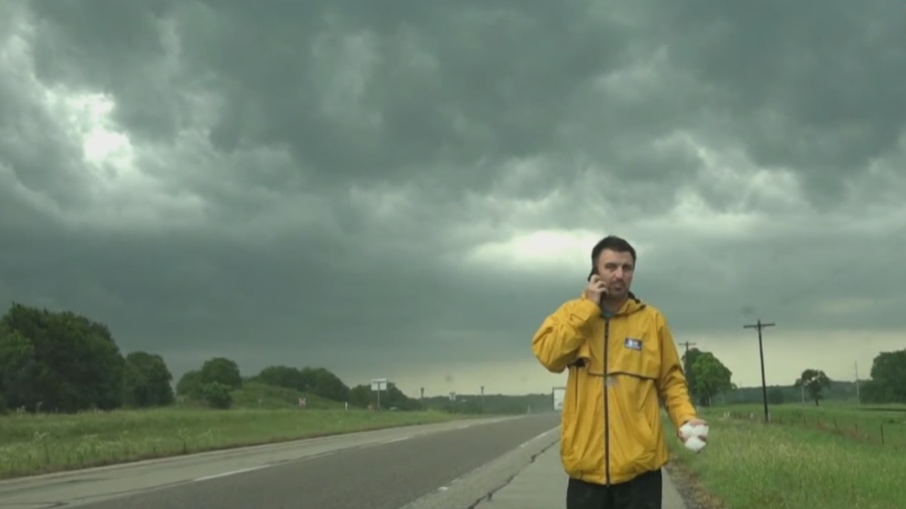 CBS News Texas storm chaser Jason McLaughlin captures softball-to ...
