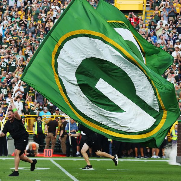 Green Bay Packers submit revision of tush push rule proposal