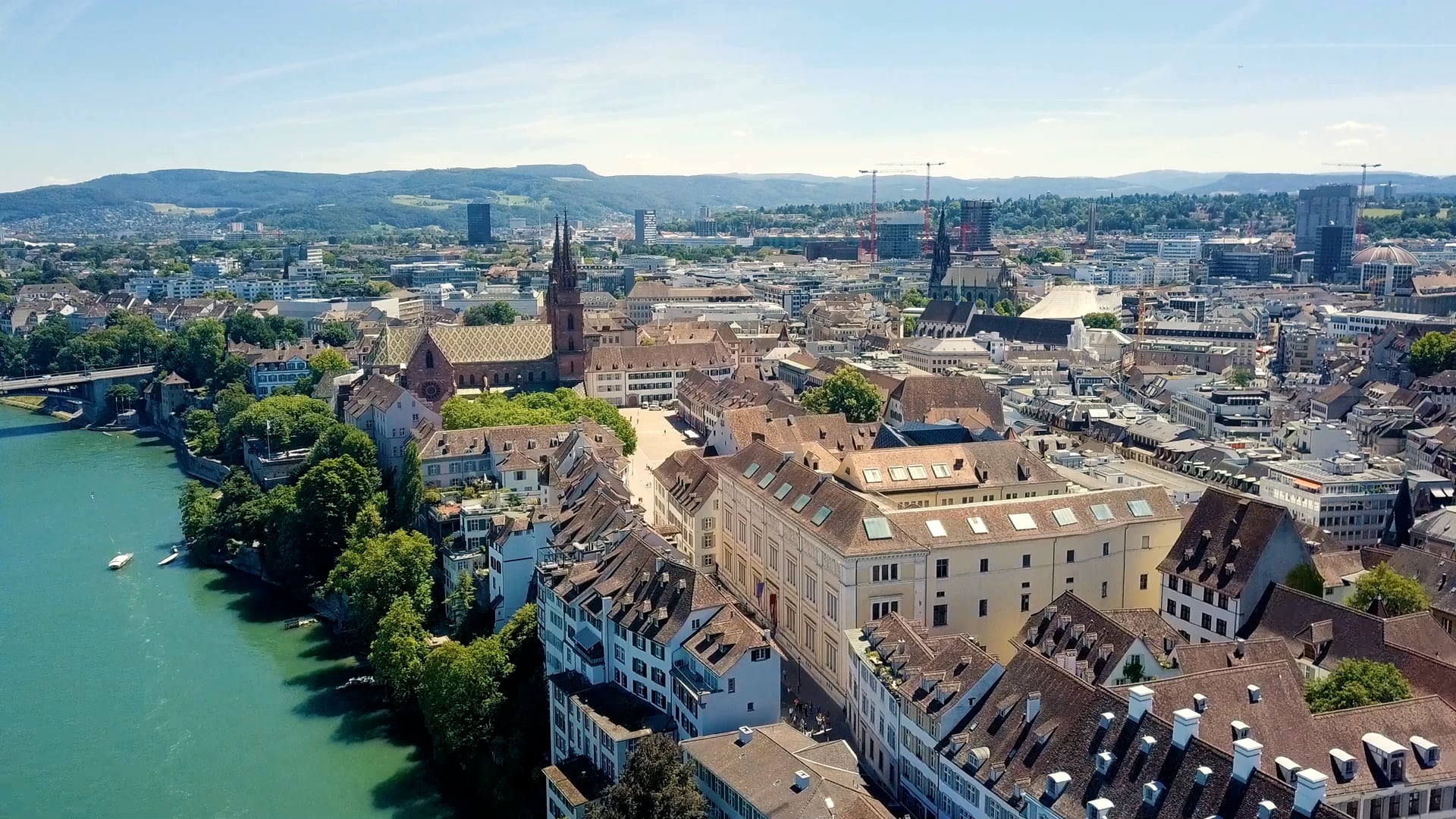 Basel dari Atas: Pemandangan Warisan Swiss dari Drone