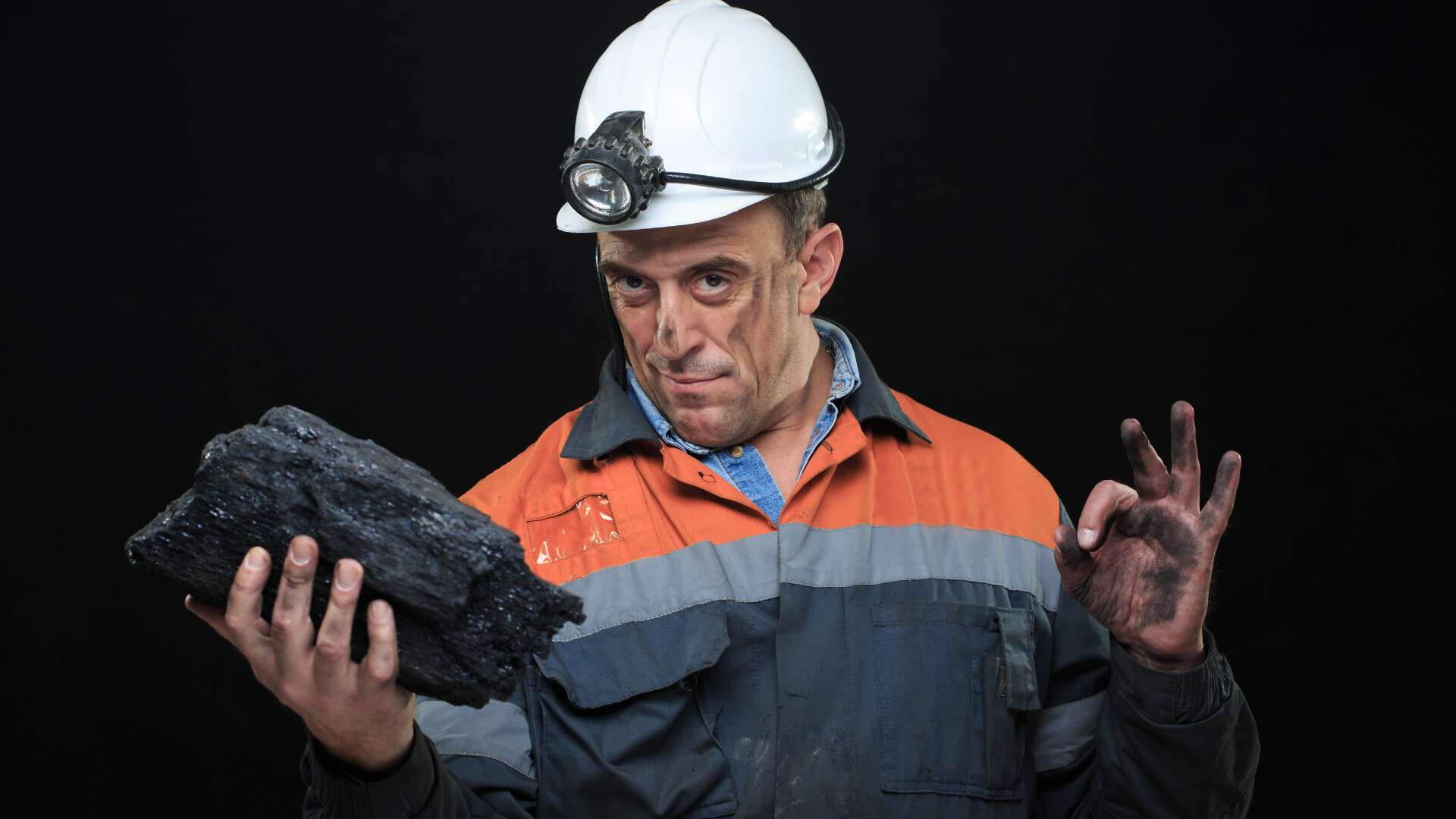 Why the New Hope share price is sliding today as coal debate heats up