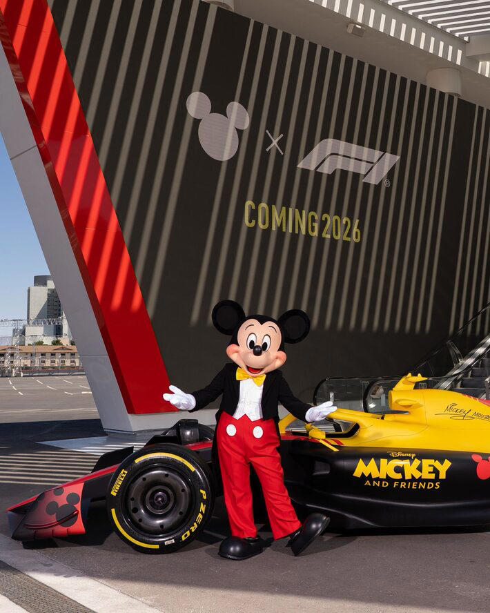 Fórmula 1 anuncia parceria com a Disney com foco em Mickey Mouse; entenda