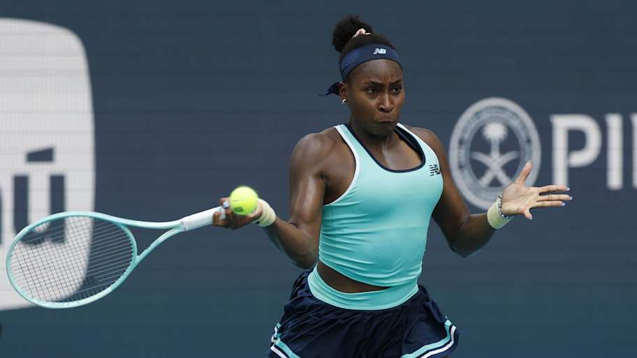 Carlos Alcaraz and Coco Gauff Headline 2024 Topps Royalty Tennis Racket ...