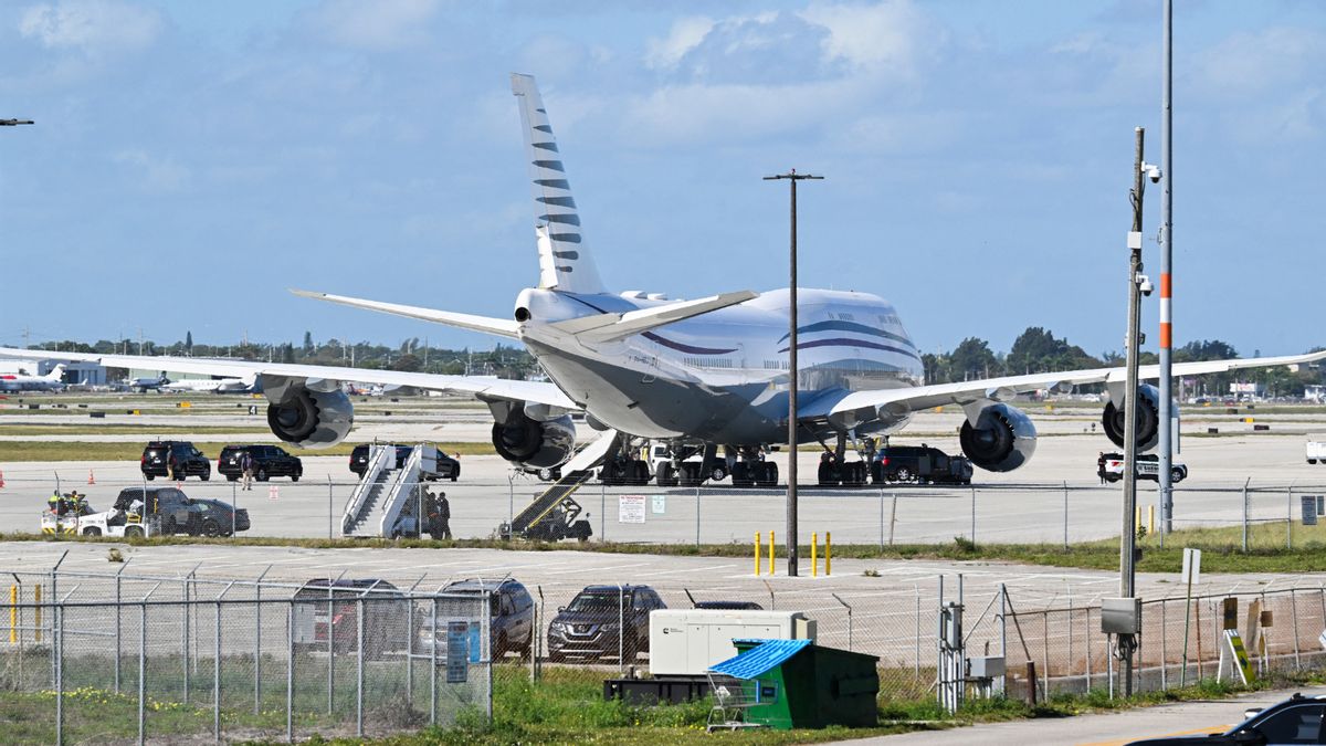 What we know about claims Biden admin started negotiations for Boeing ...