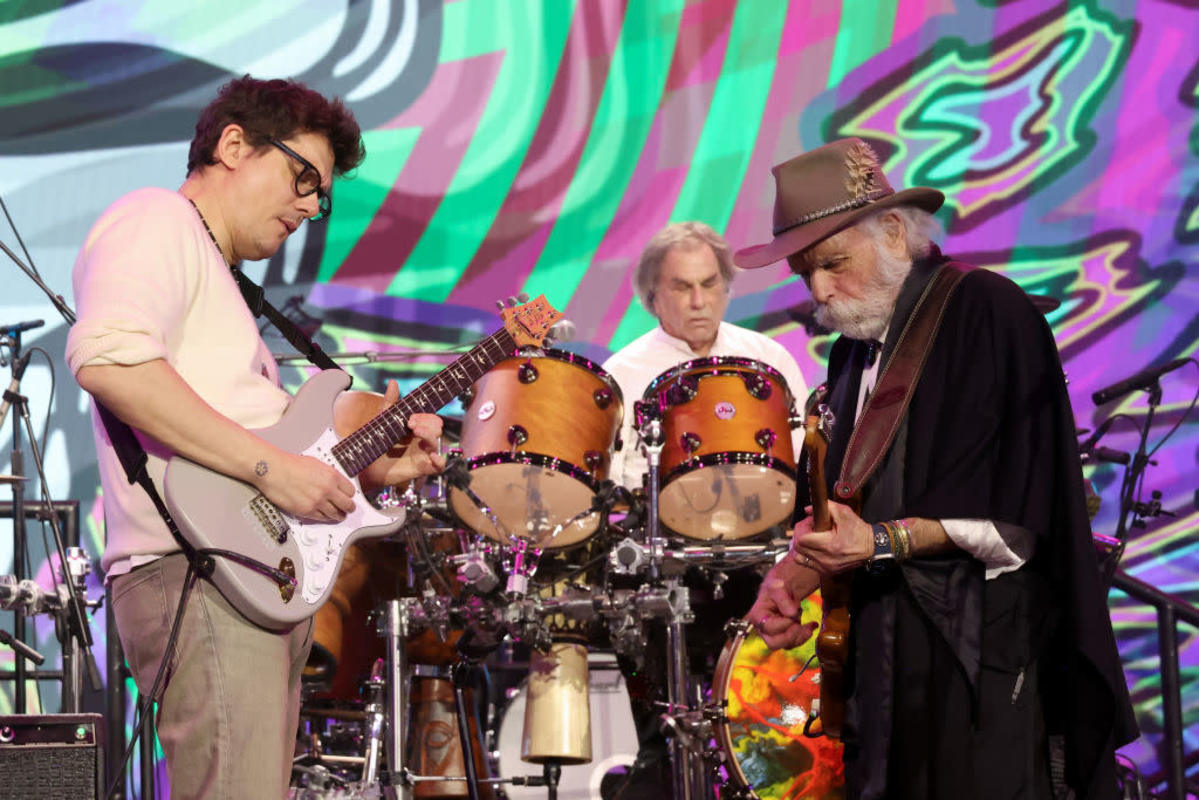 ‘60s Legends Close Out Vegas Residency With Bob Dylan Covers and ‘a ...