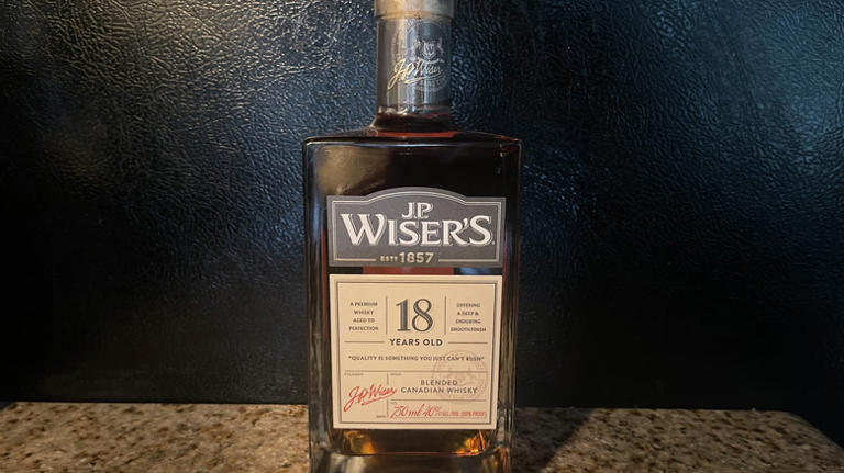 5 Popular Canadian Whisky Bottles, Ranked