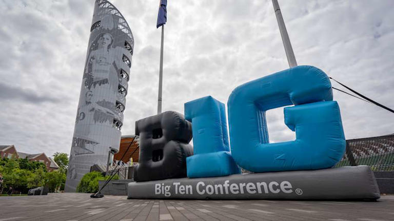 Ranking Big Ten New Additions: Oregon Ducks Surge, Washington Huskies Slump