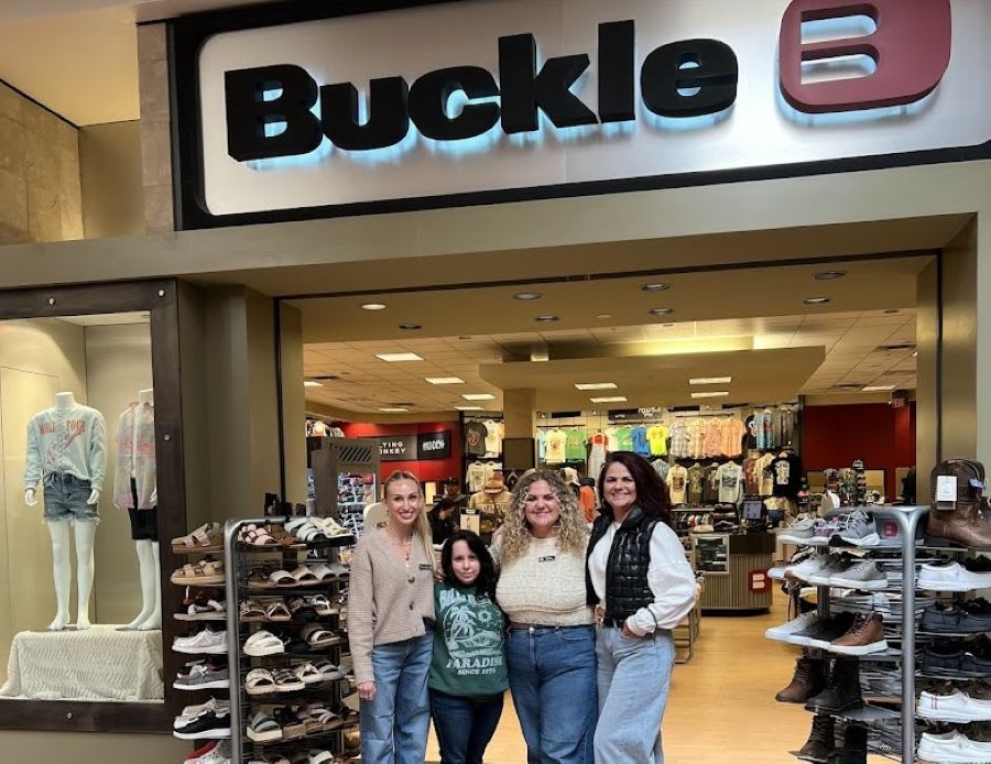 Buckle won’t miss a day as mall faces demolition
