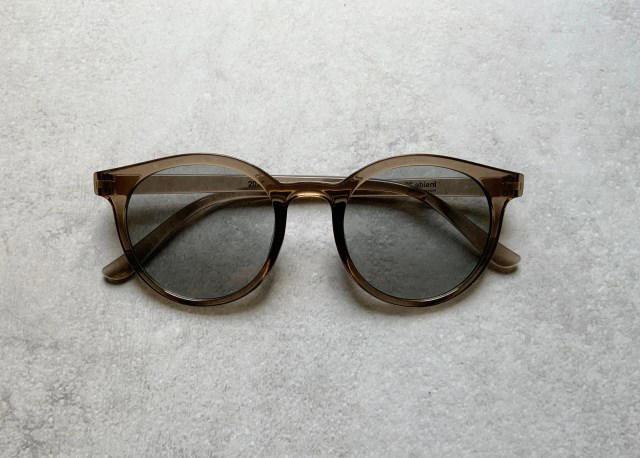 亀梨和也が手がける「Inside 23」のサングラスが『MonoMaster』の付録に登場！実際にかけてみた【付録レビュー】