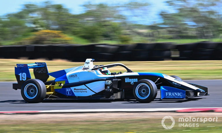 Carey breaks Bishopscourt lap record en route to glory