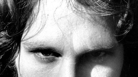 Hallado el busto de Jim Morrison robado hace 37 años del cementerio de Père Lachaise (París)