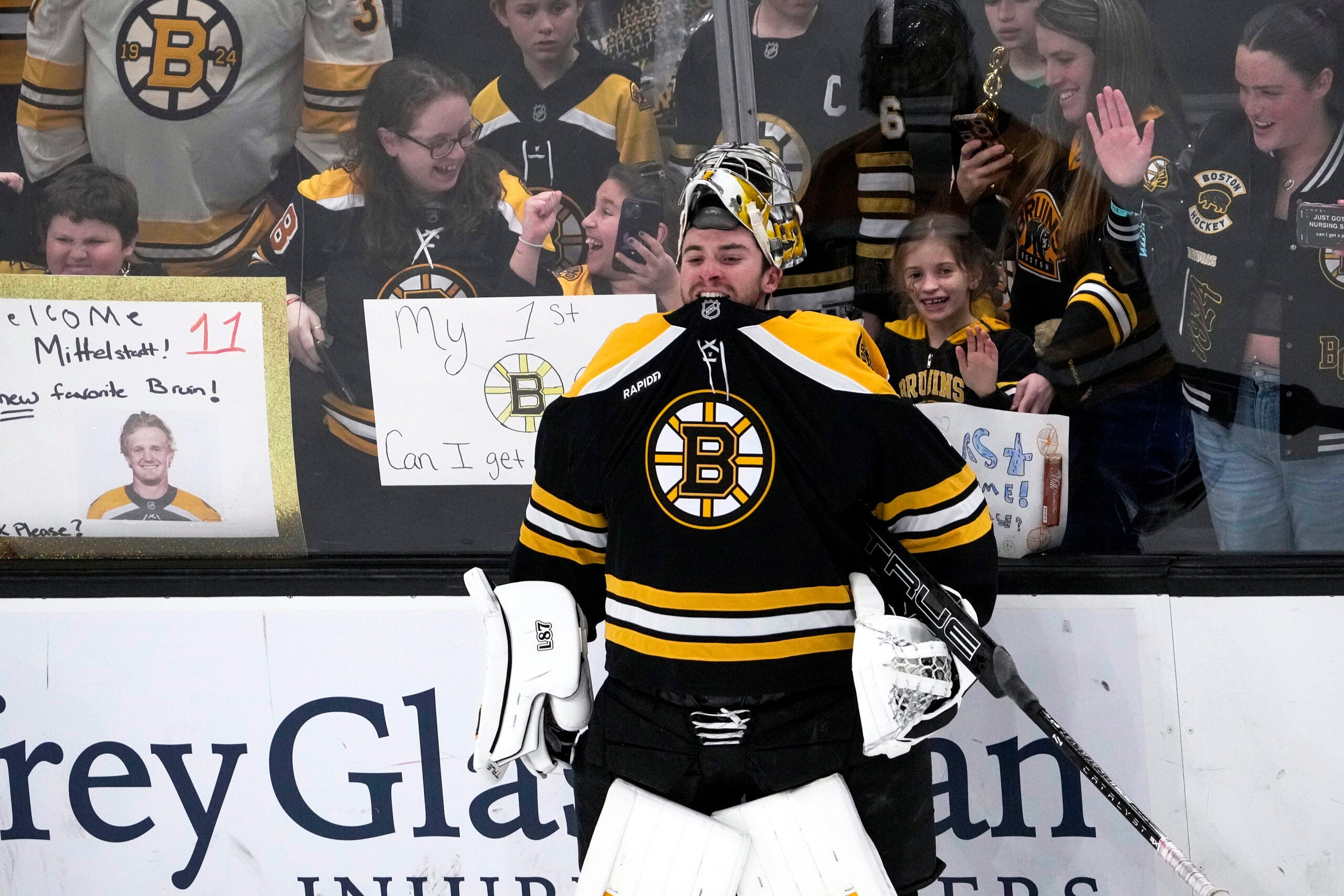 Jeremy Swayman, Bruins try to pinpoint what went wrong in lost season