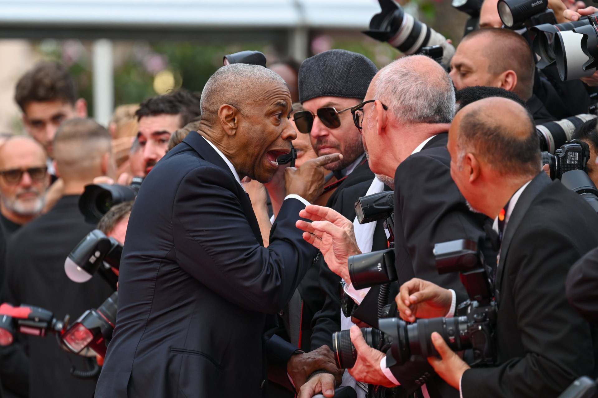 Denzel Washington explodes at photographer in heated exchange on Cannes ...