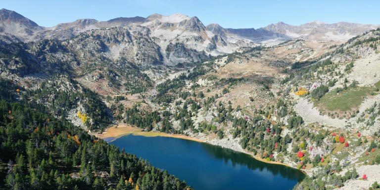 The Spanish town with no direct access from Spain