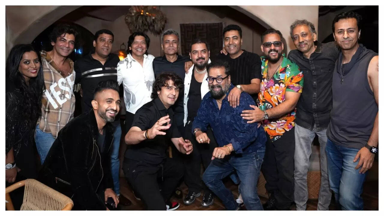Sonu Nigam, Salim Merchant, Sunil Grover attend Rabbani Mustafa Khan’s ...