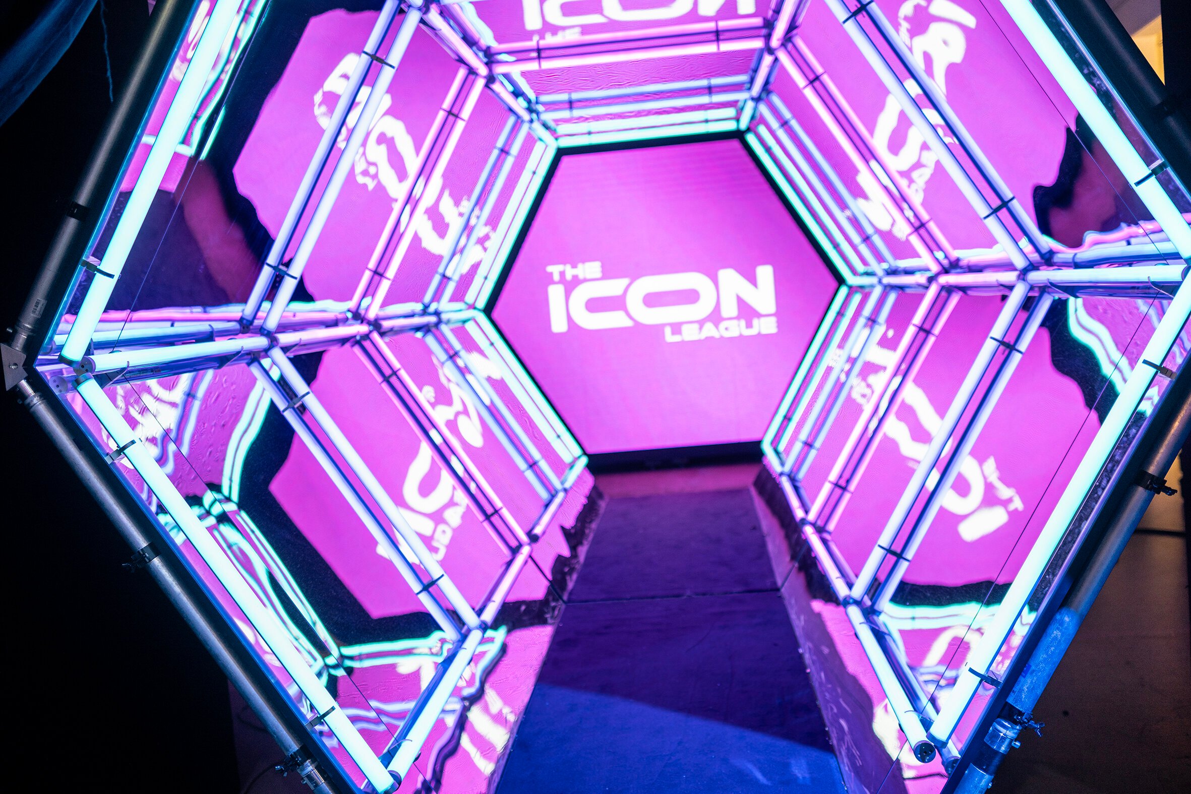 Fußballprofis und Stars bei der Icon League in Düsseldorf