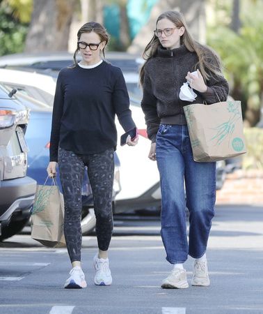 Jennifer Garner gives rare insight into mom life with her 3 children in ...