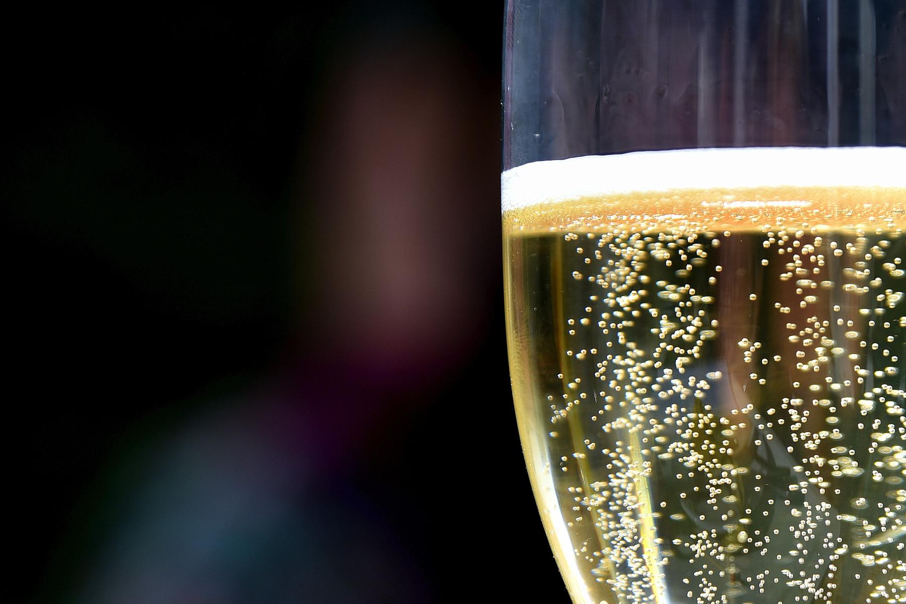 Weinlexikon: Was bedeutet eigentlich Pét Nat?