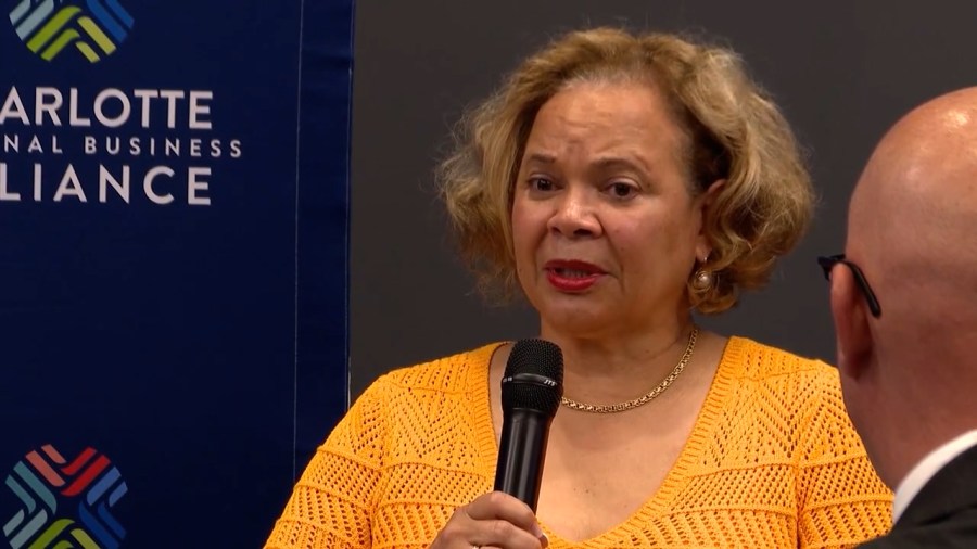 Republican group calls for Charlotte mayor to resign over settlement ...