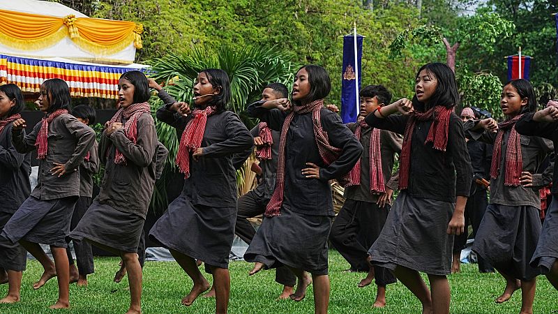 Cambodia commemorates victims of Khmer Rouge genocide on its 50th ...