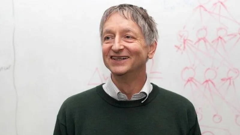 AI godfather Geoffrey Hinton who warned against supersmart AI says he ...