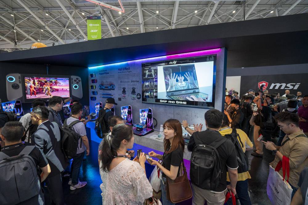 [컴퓨텍스 2025] MSI 클로 만져보니··· ‘게이밍 UMPC 시대 도래’