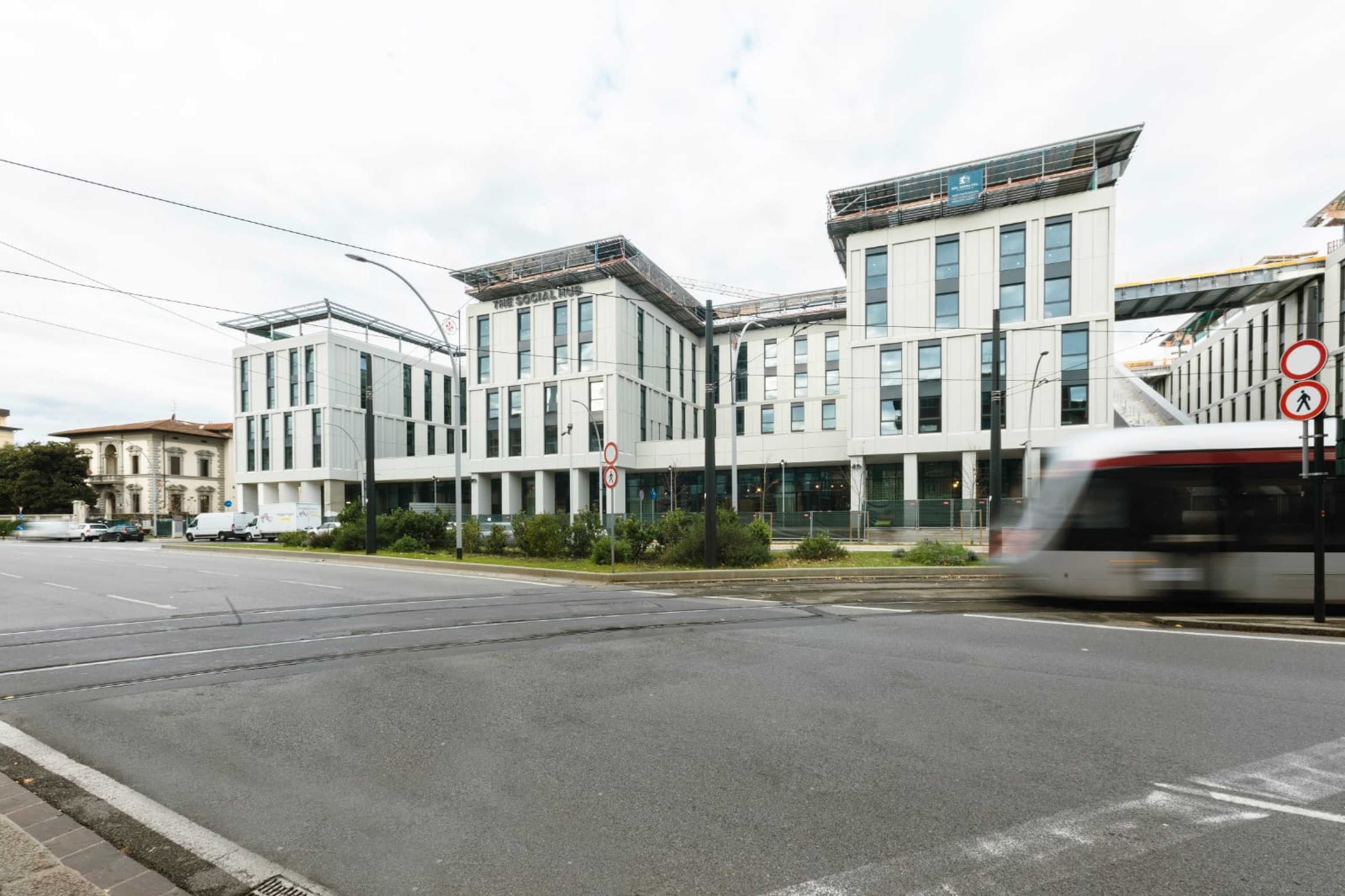 A fuoco forno microonde, evacuati in 500 da hotel Firenze