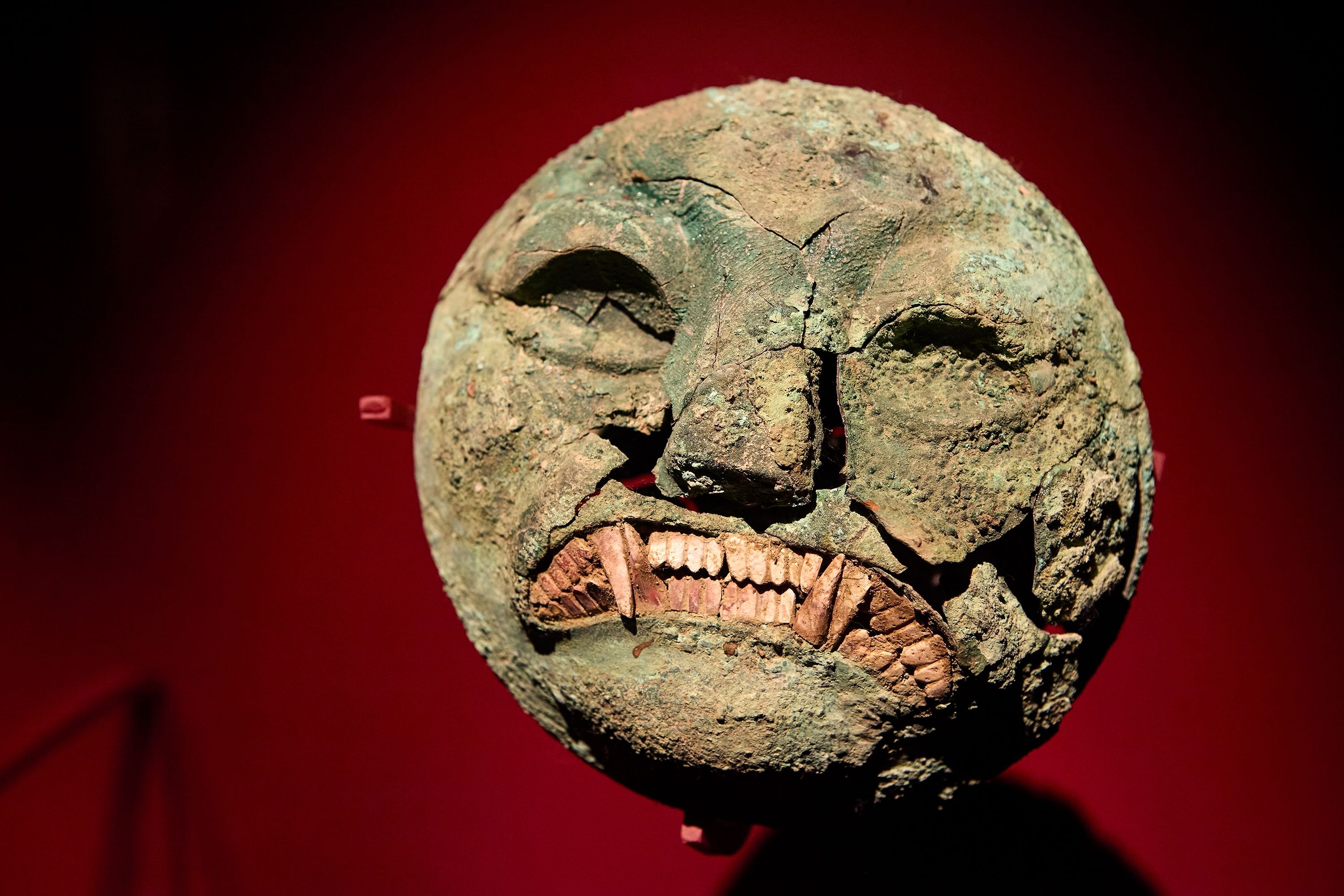 Creepy Funerary Egyptian Masks And Other Rare Artifacts Found In The U ...