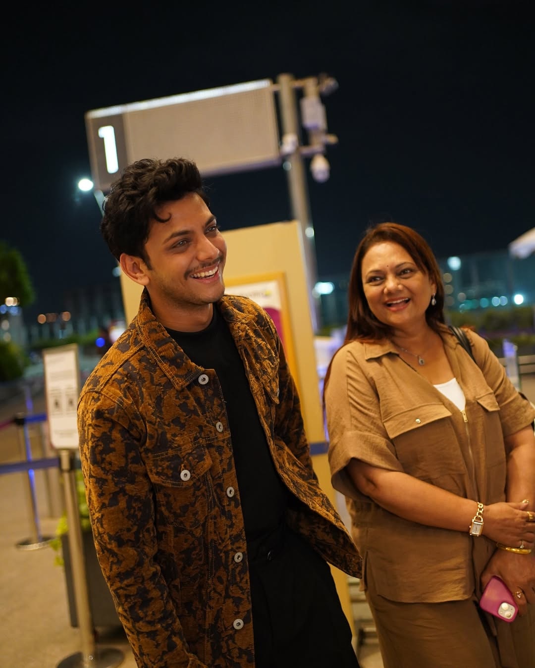 Actor Vishal Jethwa travels to Cannes with his mother, shares adorable pics