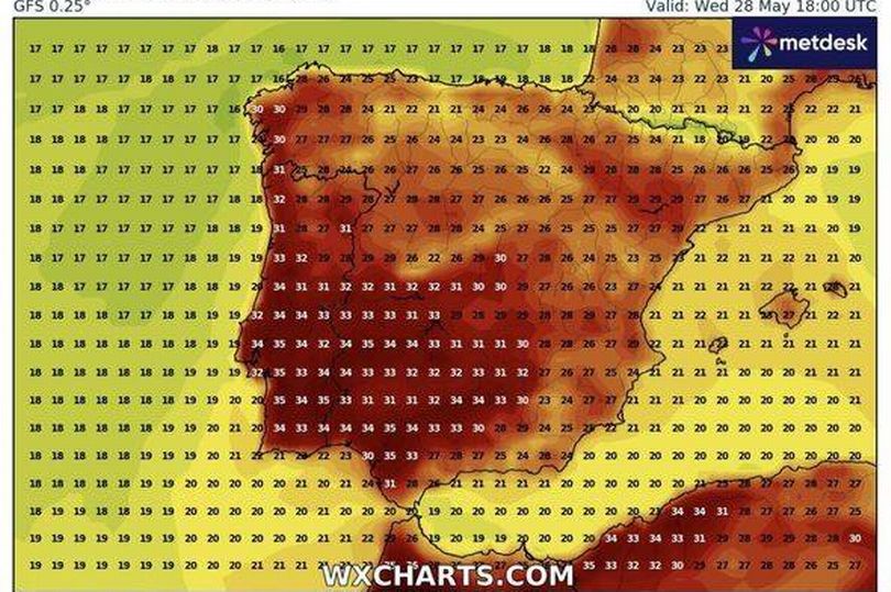 Spain weather maps turn deep red as tourist hotspot roasted by 35C heatwave