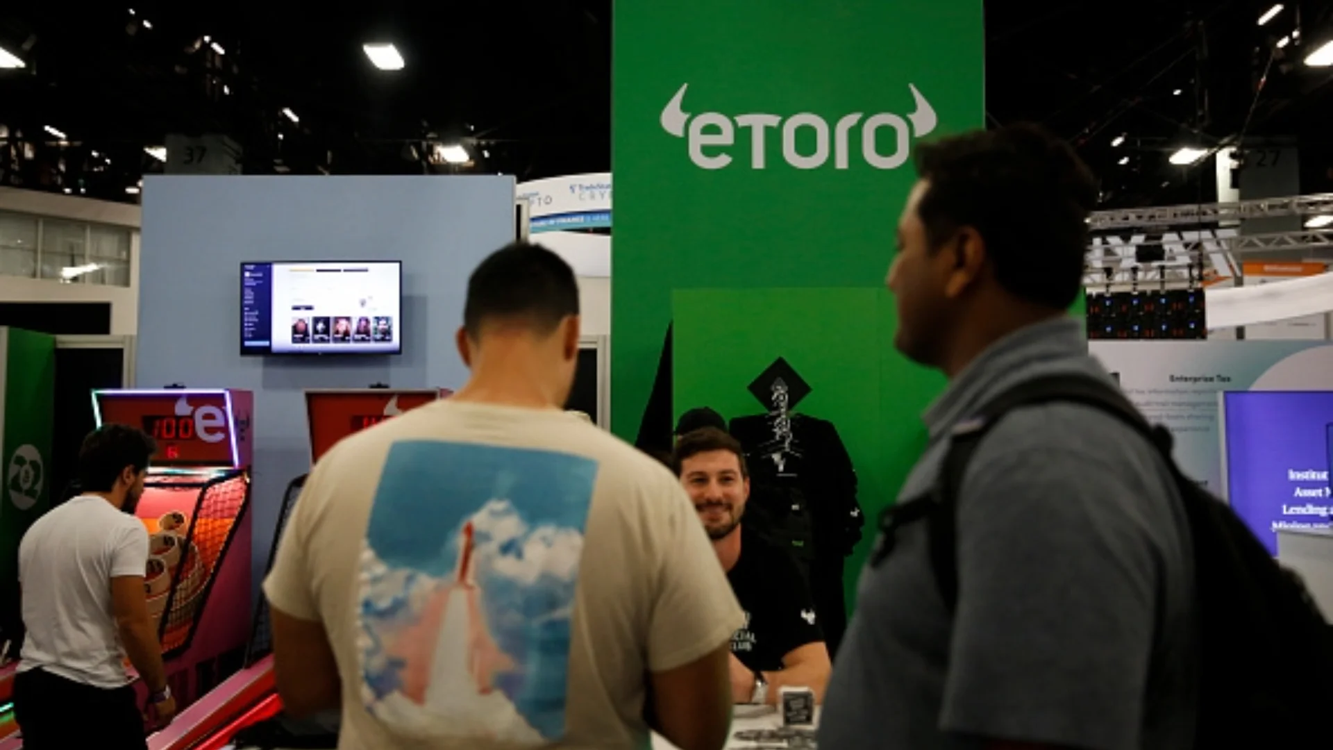 eToro Rolls Out Recurring Buy Option for Stocks, ETFs and Crypto Across ...