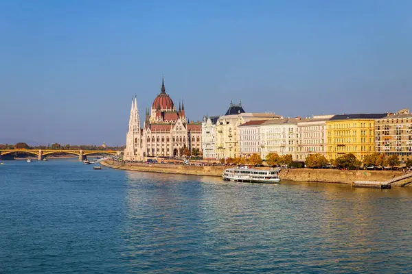 19 Reasons Budapest Feels Like Two Cities