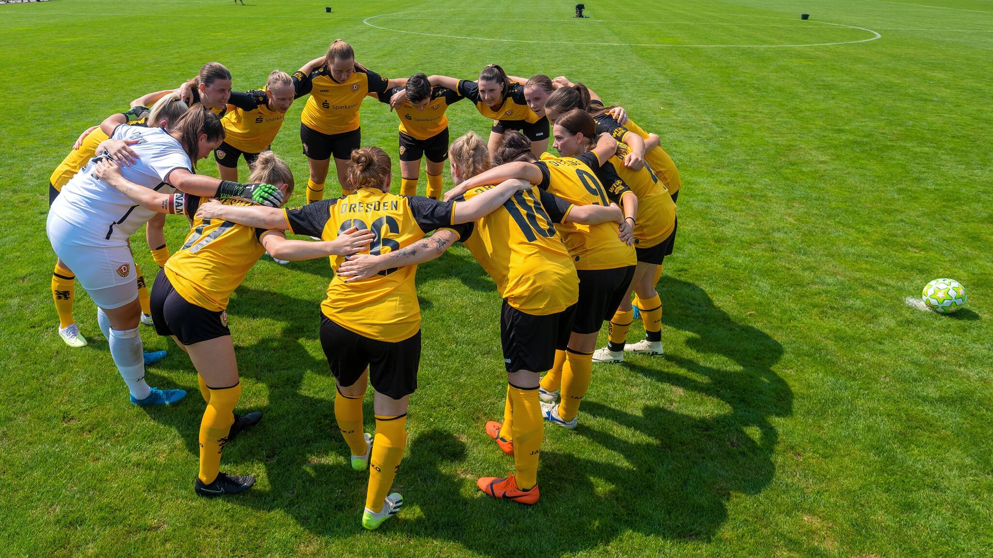 Dynamo-Frauen kassieren ihre erste Liga-Niederlage - und ab sofort auch ...