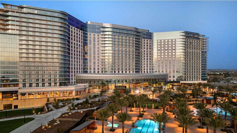Chula Vista’s Sprawling Gaylord Pacific Resort And Convention Center ...