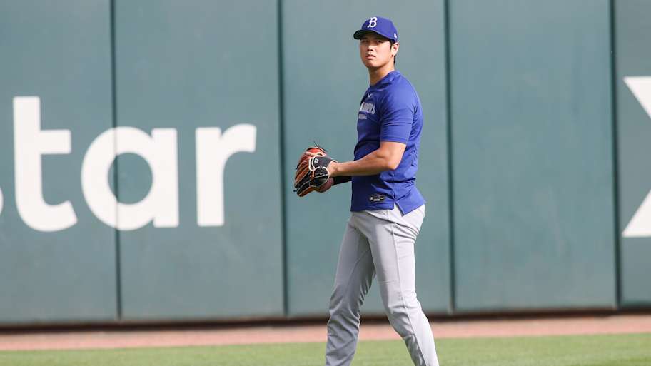 Dodgers' Shohei Ohtani Takes Big Step in Throwing, But Dave Roberts ...