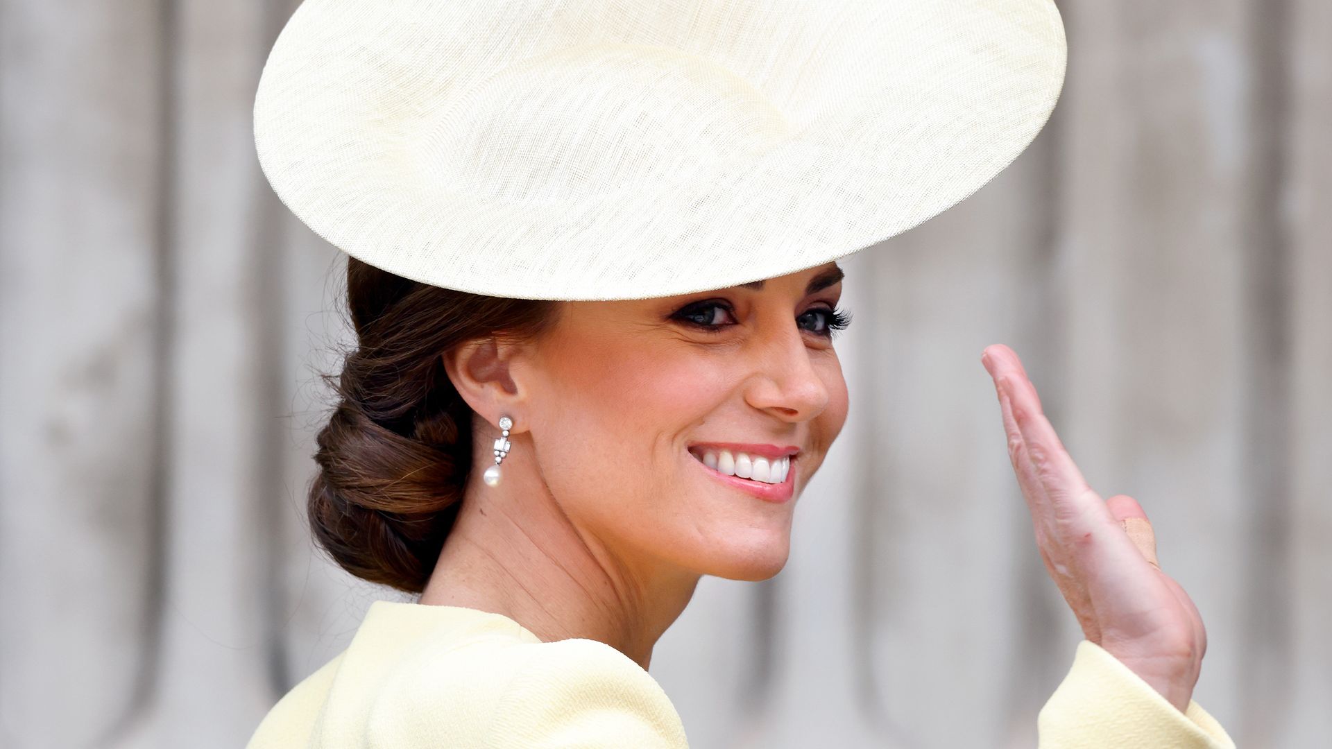 Princess Kate jumps on major 2025 fashion trend in candy-coloured party ...