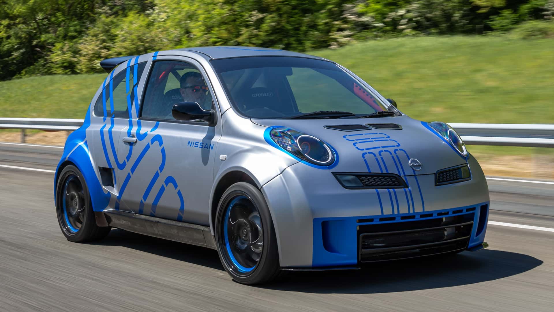 Este Nissan Micra V6 vuelve mejorado con un restomod