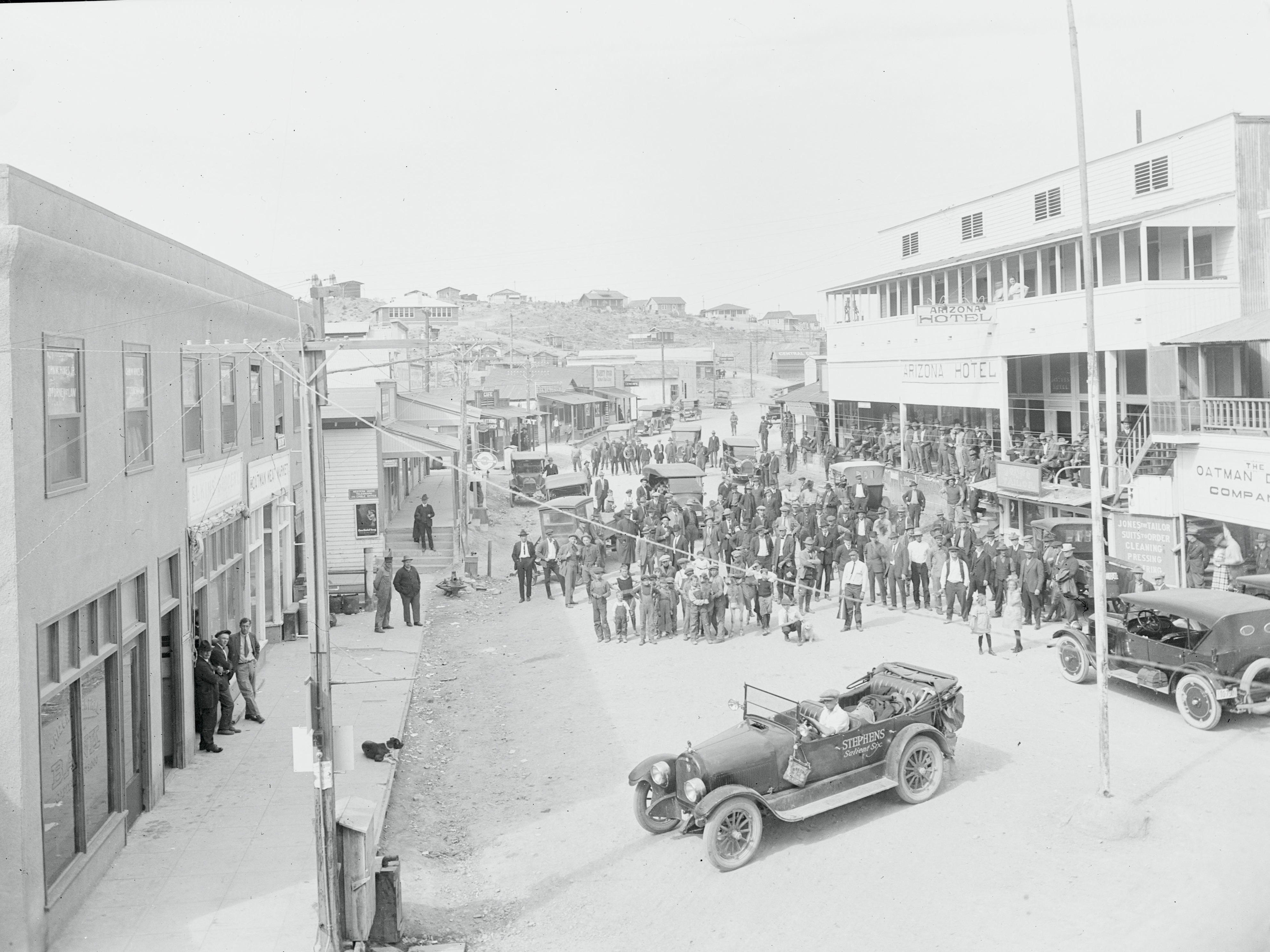 Vintage photos show what life was like in America's small towns a ...